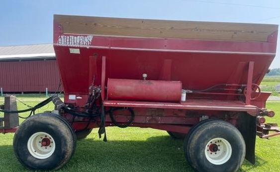 Chandler 16CLT Manure Handling Manure Spreaders - Dry for Sale | Tractor Zoom