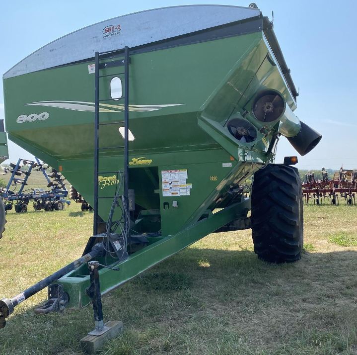 Demco 800 Harvesting Grain Carts for Sale | Tractor Zoom