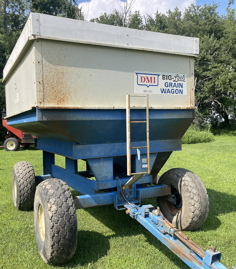 DMI Big-Little Harvesting Gravity Wagons for Sale | Tractor Zoom