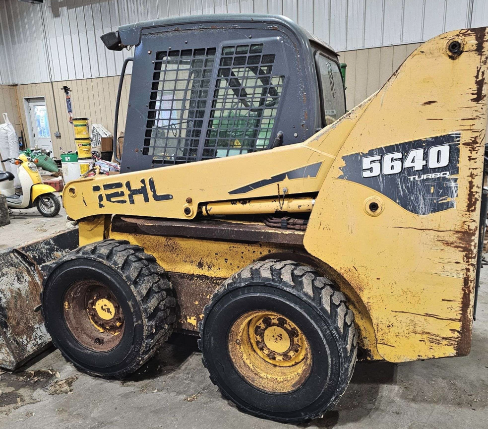 SOLD - 2010 Gehl 5640 Construction with 8,709 Hrs | Tractor Zoom