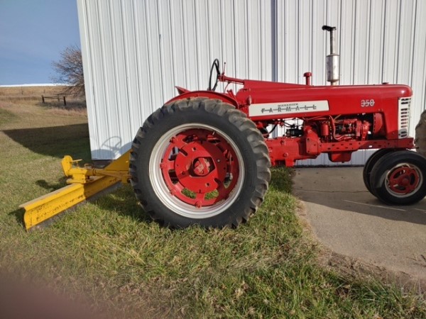 SOLD - Farmall 350 Tractors 40 to 99 HP | Tractor Zoom
