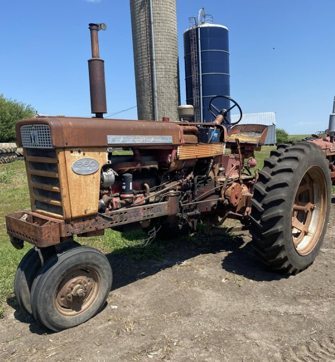 SOLD - International Harvester 560 Tractors 40 to 99 HP | Tractor Zoom
