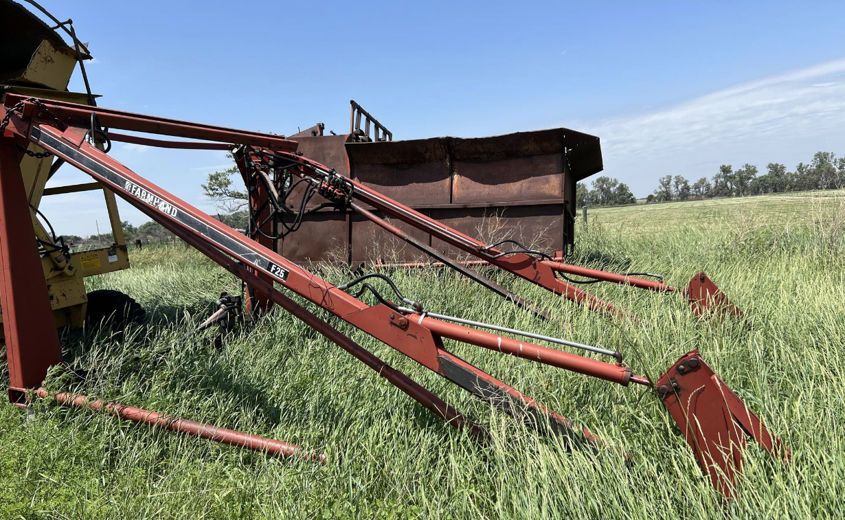 SOLD - Farmhand F25 Other Equipment | Tractor Zoom