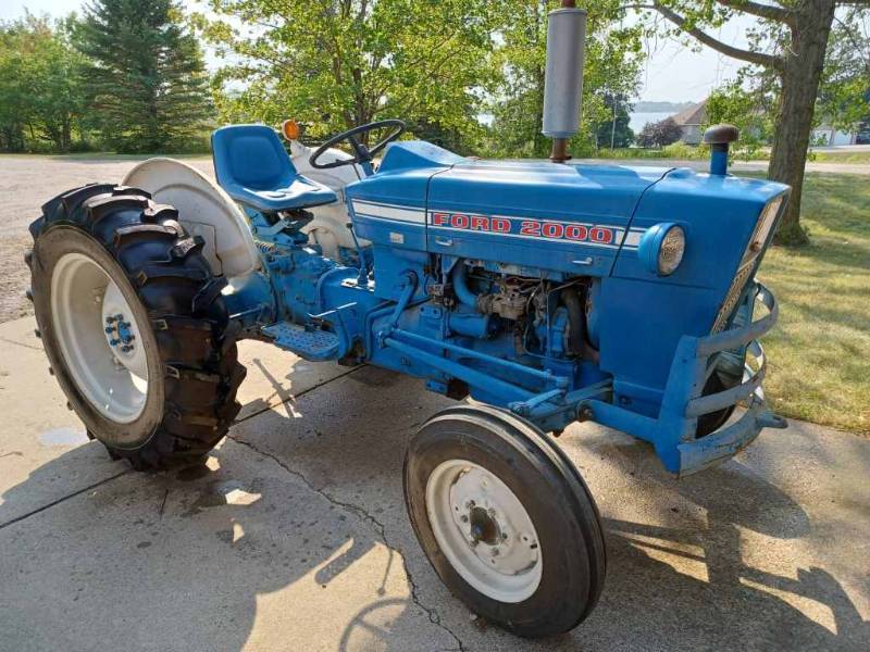 SOLD - Ford 2000 Tractors Less than 40 HP | Tractor Zoom