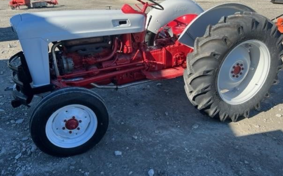 SOLD - Ford 600 Tractors Less than 40 HP | Tractor Zoom