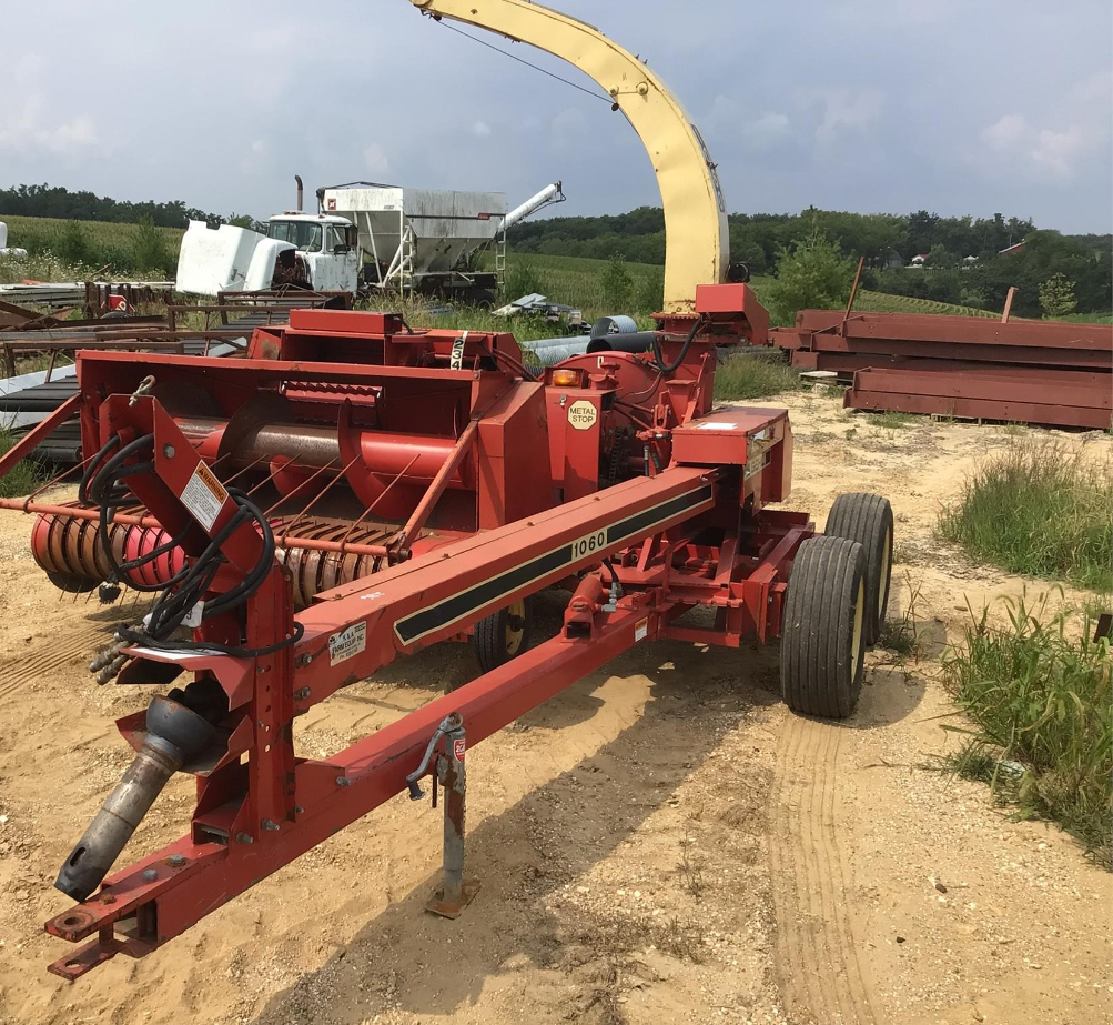 SOLD - Gehl 1060 Harvesting Forage Harvesters - Pull Type | Tractor Zoom