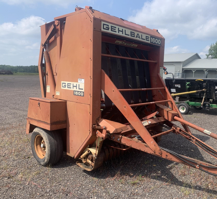 SOLD - Gehl 1600 Hay and Forage Balers - Round | Tractor Zoom