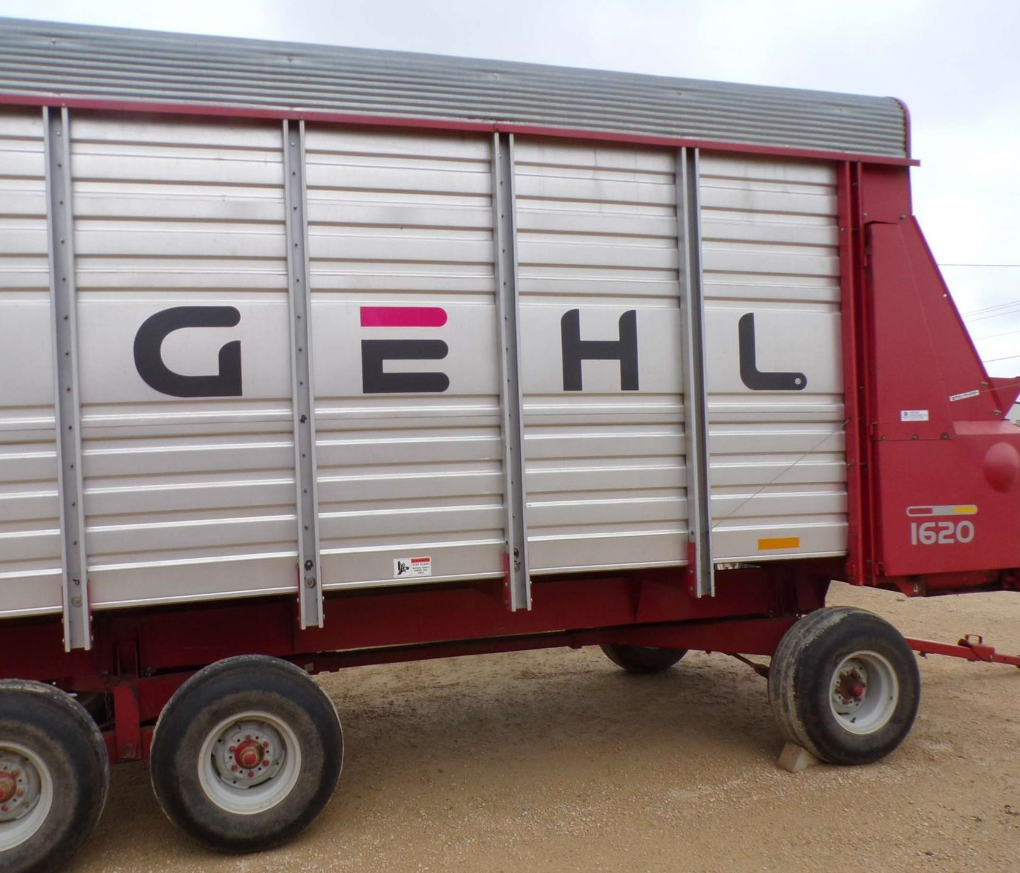 SOLD - Gehl 1620 Harvesting | Tractor Zoom