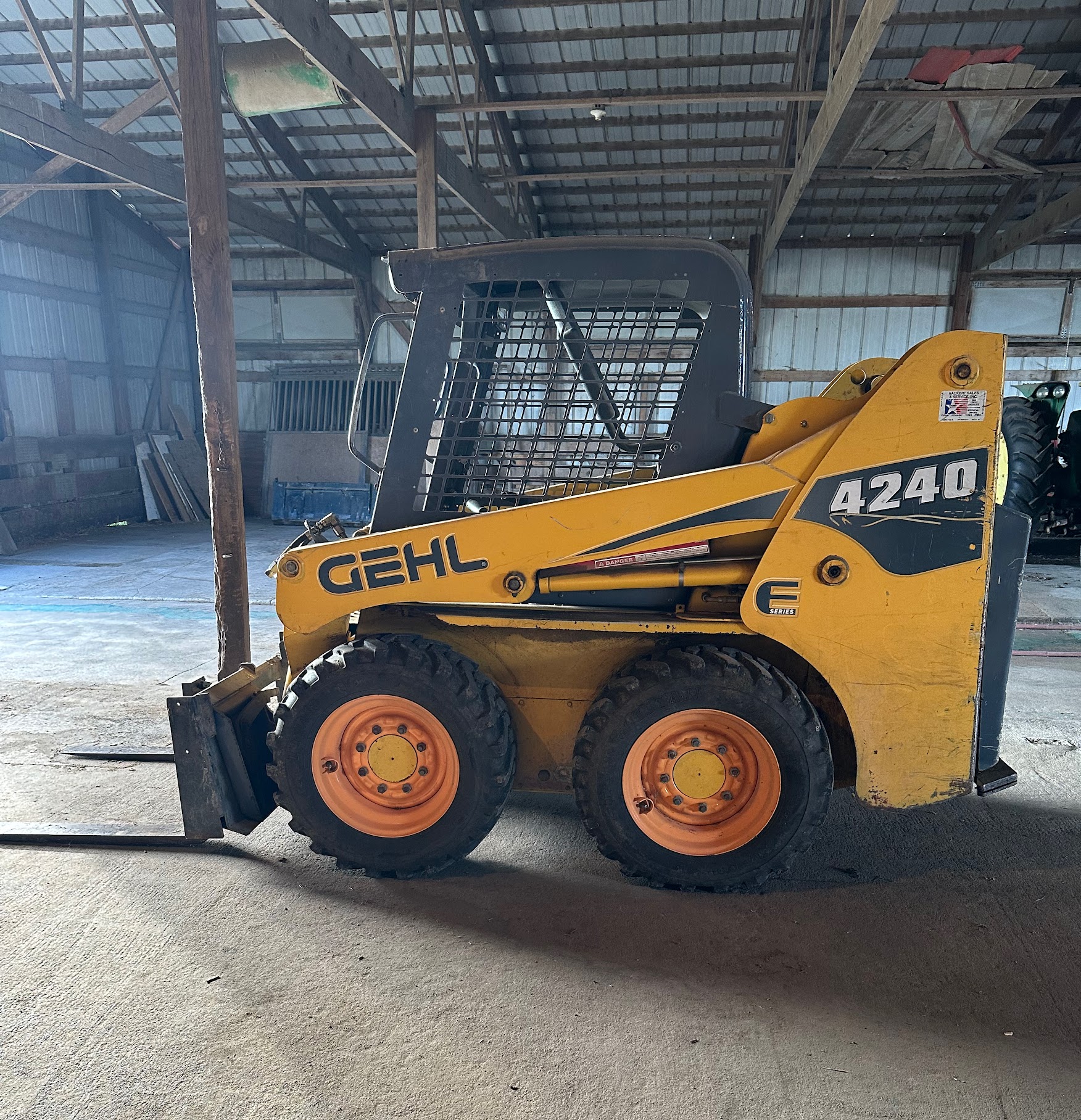 SOLD - Gehl 4240 Construction Skid Steers | Tractor Zoom