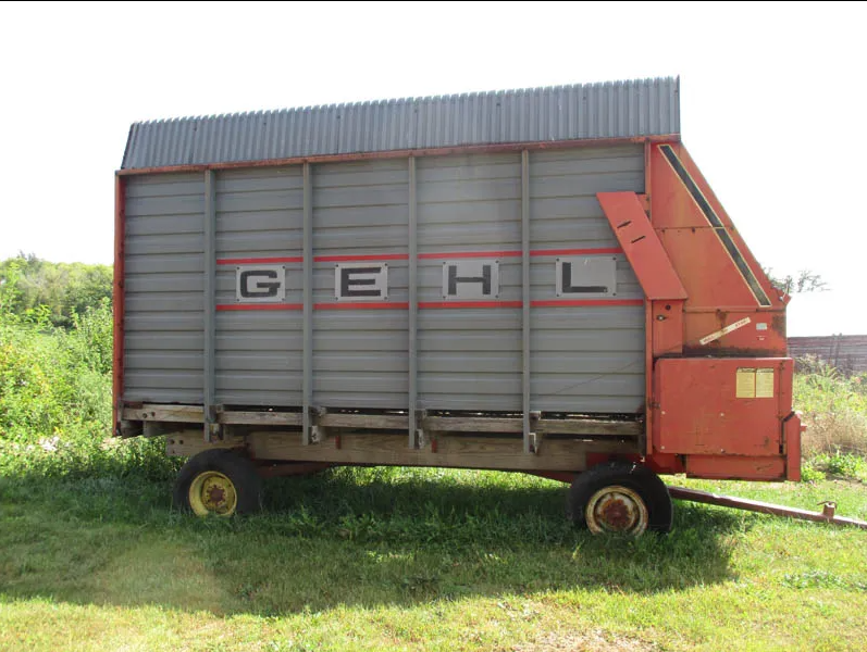 Gehl 970 Harvesting Forage Wagons for Sale | Tractor Zoom