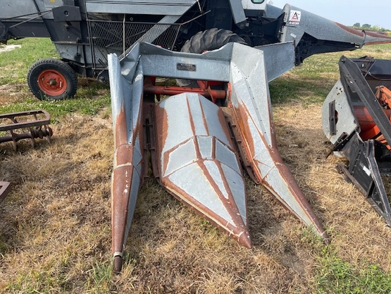 Gleaner 2-Row Harvesting Headers - Row Crop for Sale | Tractor Zoom