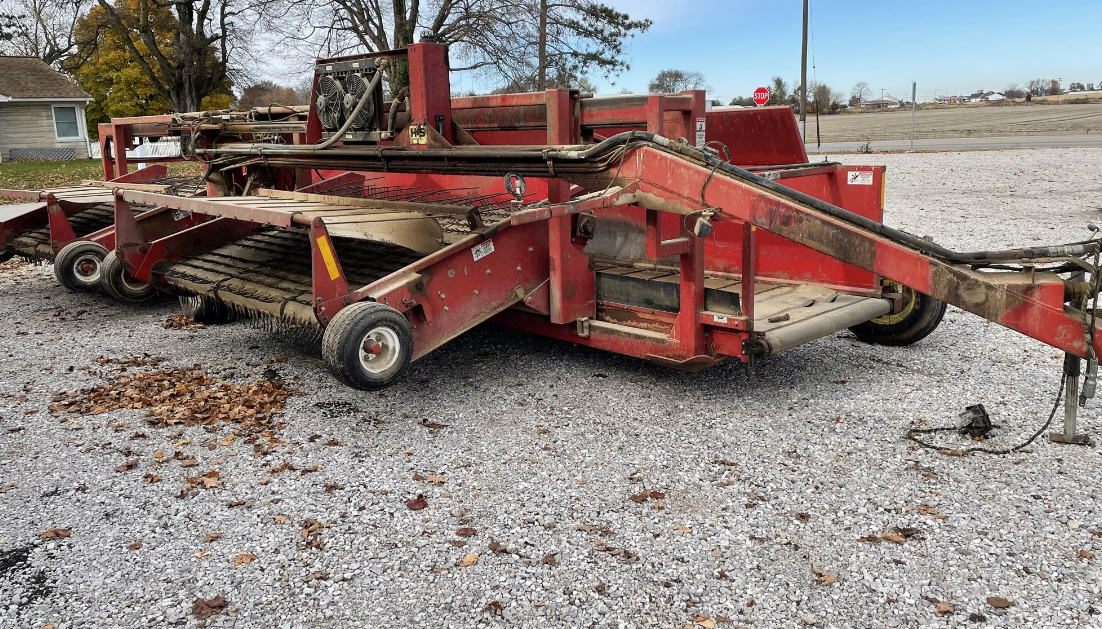 SOLD - H&S TWM2 Hay and Forage Hay - Mergers | Tractor Zoom