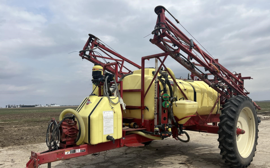 SOLD - Hardi NAV1000M Chemical Applicators Sprayers - Pull Type ...