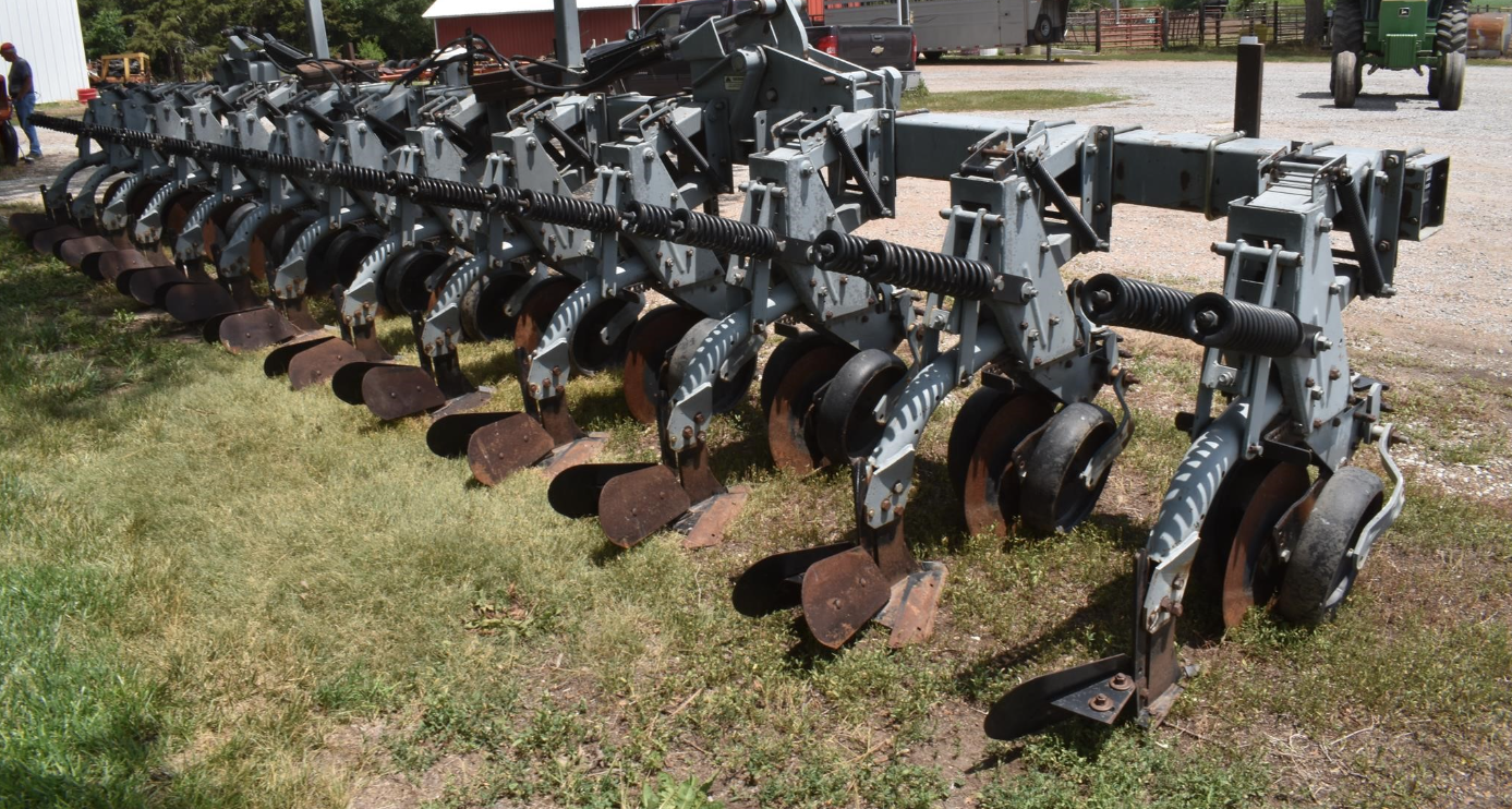SOLD - Hiniker 6000 Tillage Row Crop Cultivators | Tractor Zoom