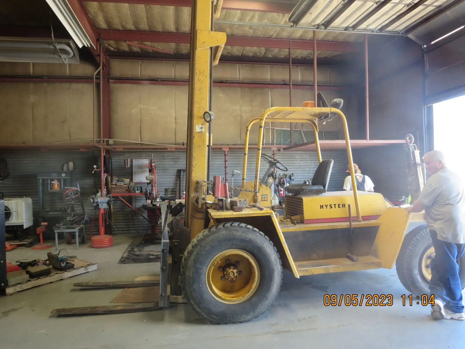 SOLD - Hyster 80 Construction Forklifts | Tractor Zoom