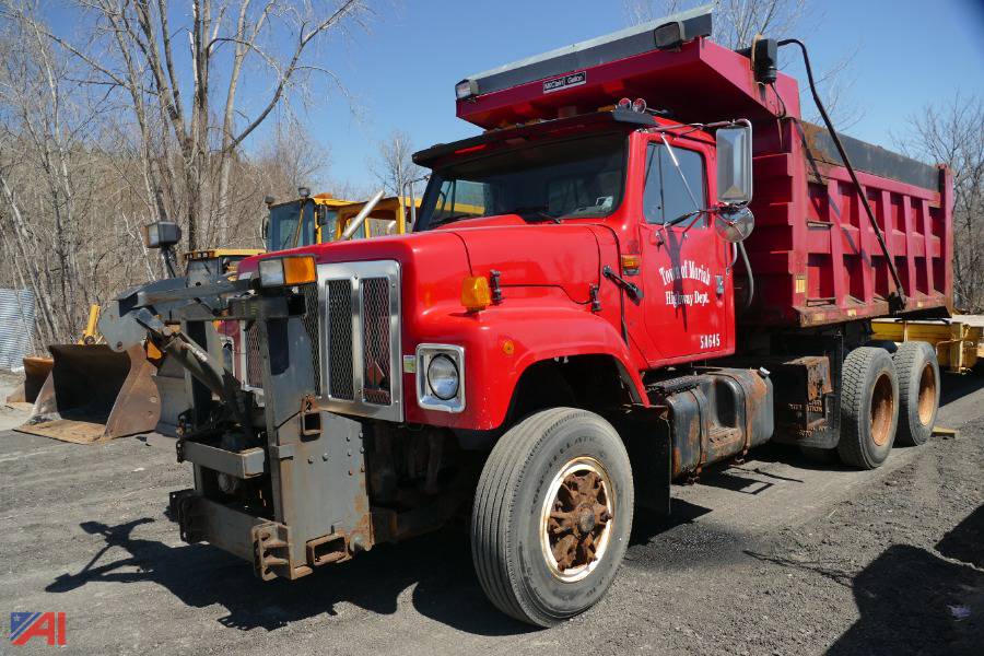 2001 International 2574 Other Equipment Trucks for Sale | Tractor Zoom