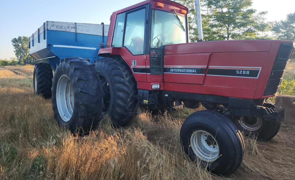International 5288 Tractors 175 to 299 HP for Sale | Tractor Zoom