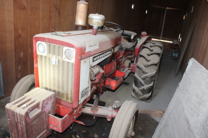 SOLD - International Harvester 504 Tractors 40 to 99 HP | Tractor Zoom