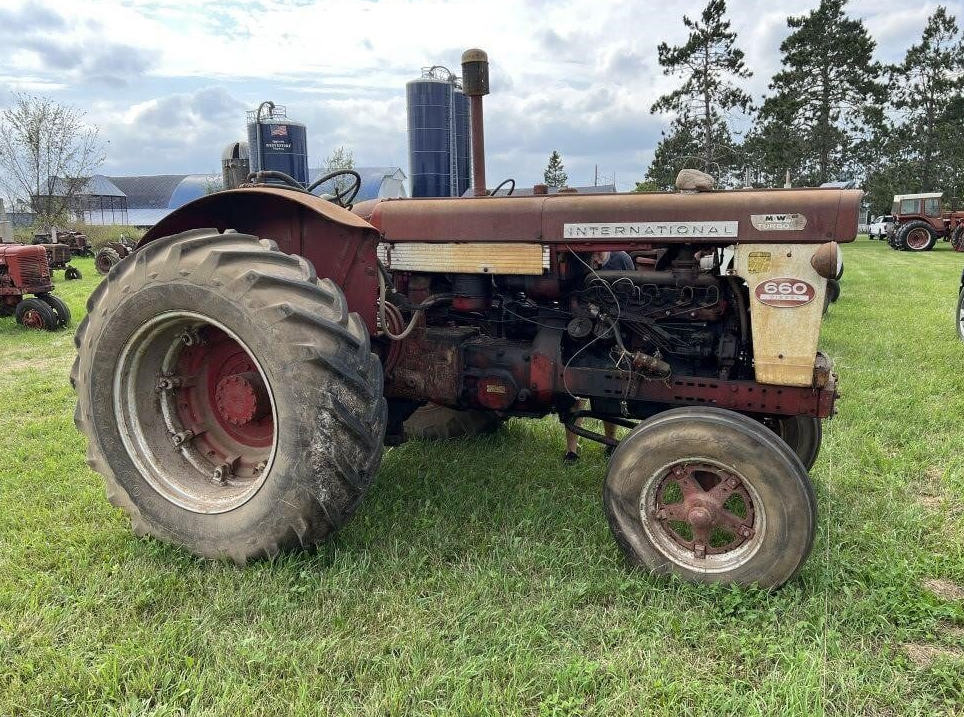 SOLD - International Harvester 660 Tractors 40 to 99 HP | Tractor Zoom