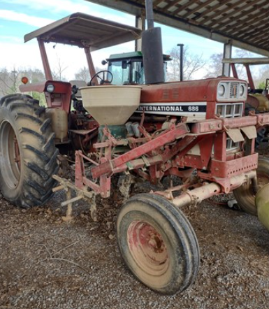 SOLD - International Harvester 686 Tractors 40 to 99 HP | Tractor Zoom