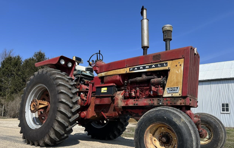 International Harvester 806 Tractors 100 to 174 HP for Sale | Tractor Zoom