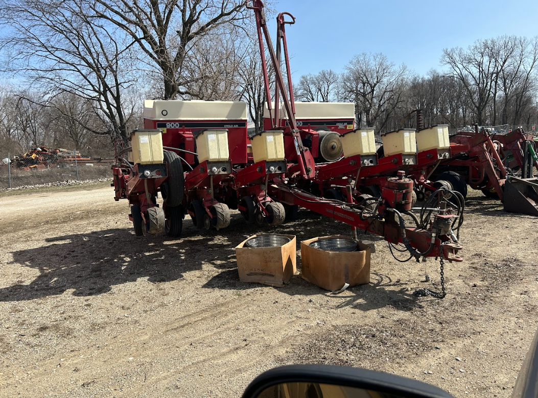 SOLD - International Harvester 900 Cyclo Air Planting Planters ...