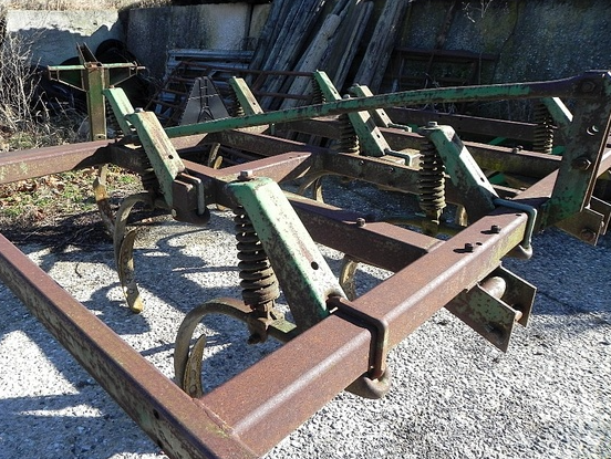 John Deere 1600 Tillage Chisel Plows for Sale | Tractor Zoom