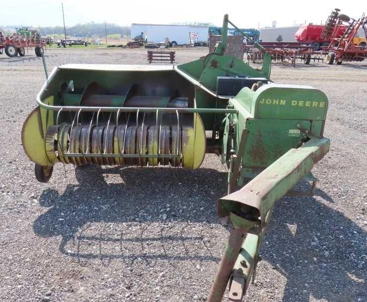 John Deere 24T Hay and Forage Balers - Square for Sale | Tractor Zoom