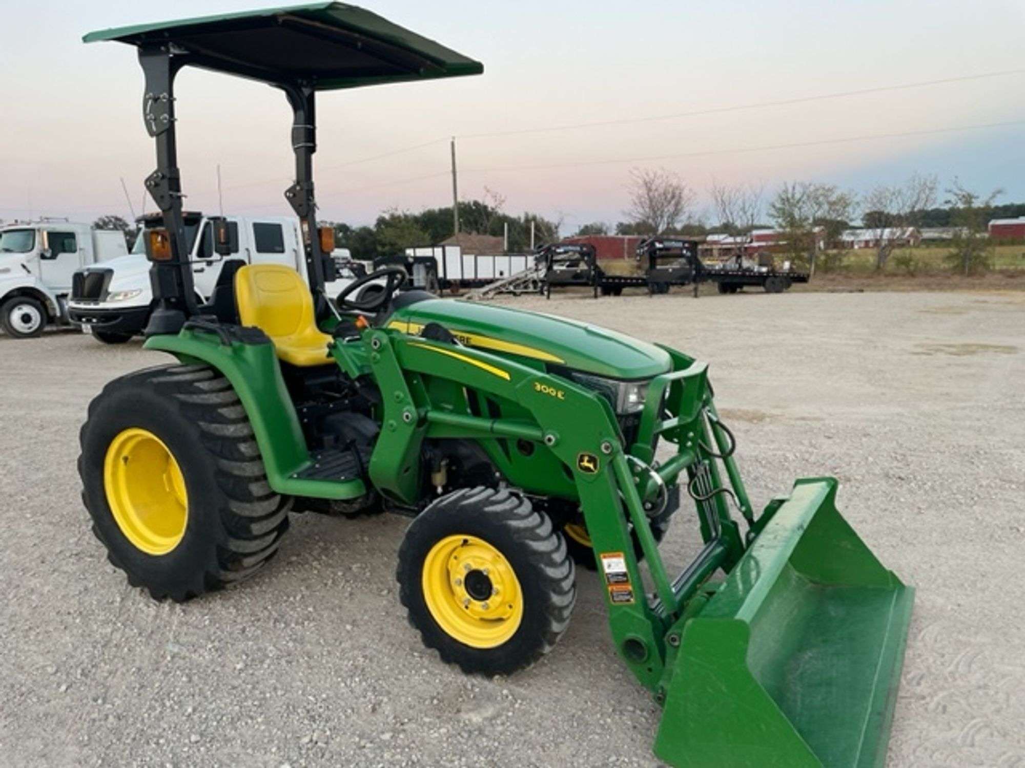 SOLD - John Deere 3032E Tractors Less than 40 HP | Tractor Zoom