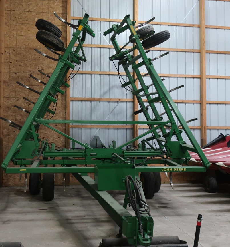 John Deere 610 Tillage Chisel Plows for Sale | Tractor Zoom