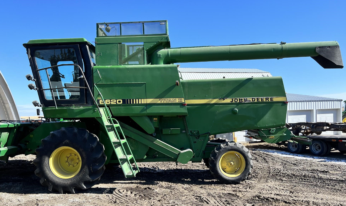SOLD - John Deere 6620 Titan II Combines Class 5 | Tractor Zoom