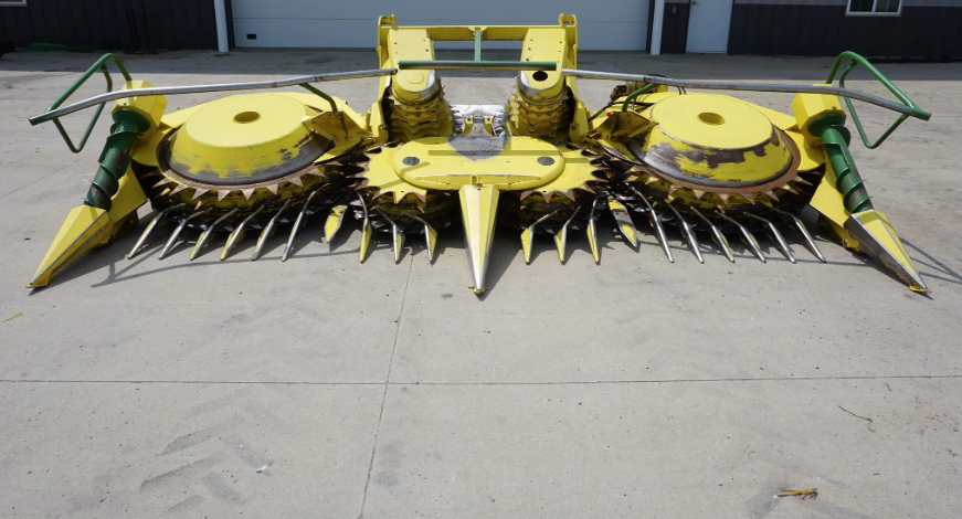 SOLD - John Deere 676 Harvesting Headers - Forage | Tractor Zoom