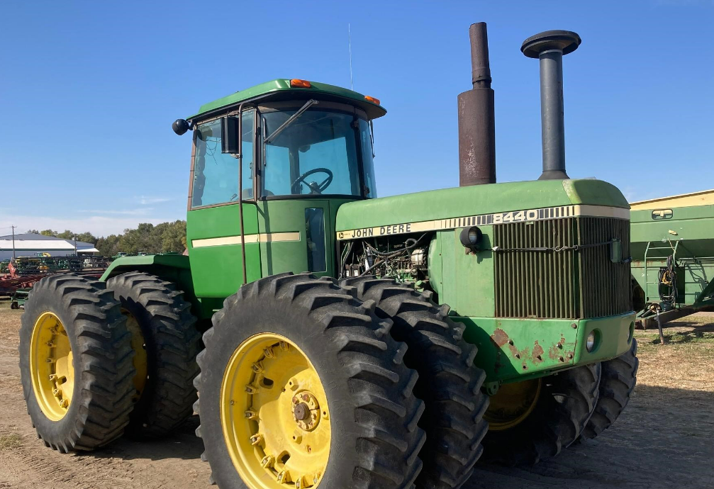 SOLD - John Deere 8440 Tractors 175 to 299 HP | Tractor Zoom