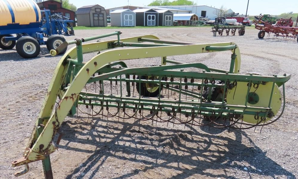 SOLD - John Deere 894 Hay and Forage Hay - Rakes/Tedders | Tractor Zoom