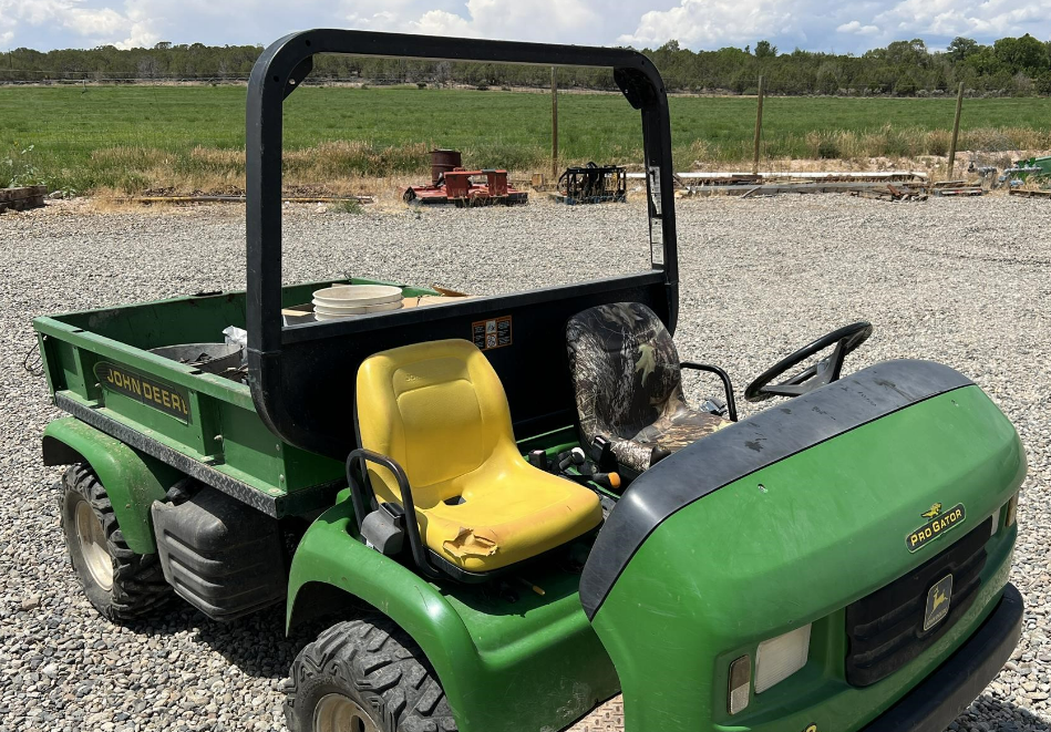 Tractor Zoom - John Deere Pro Gator 2020