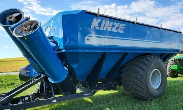 SOLD - Kinze 1300 Harvesting Grain Carts | Tractor Zoom