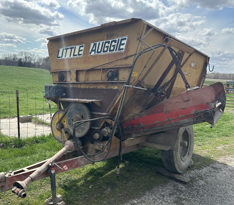 Knight Little Auggie Hay and Forage Grinders/Mixers for Sale | Tractor Zoom