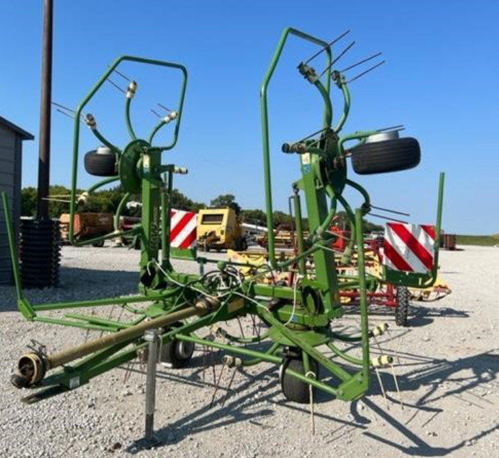 SOLD - Krone KW5.52T Hay and Forage Hay - Rakes/Tedders | Tractor Zoom