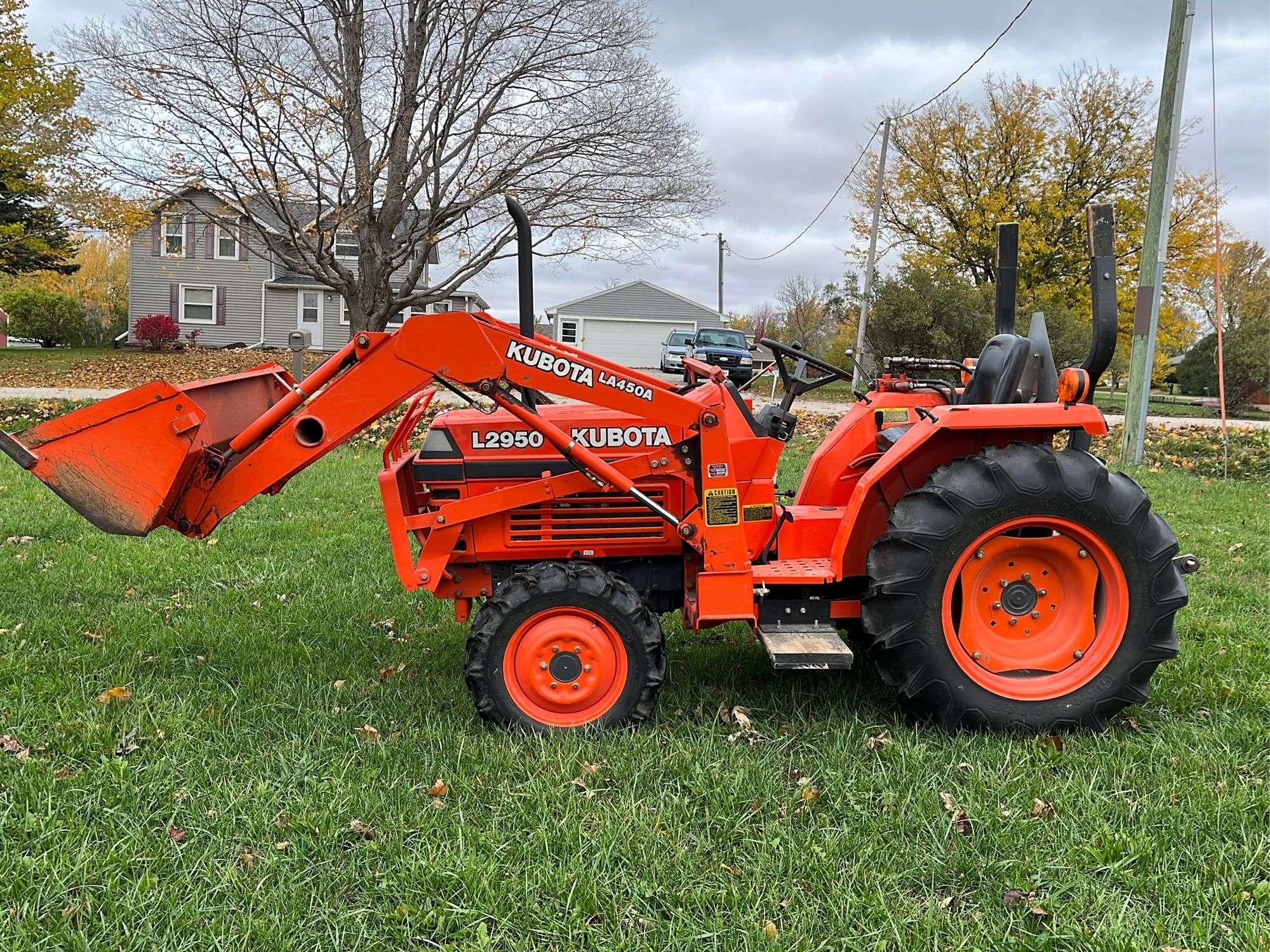 SOLD - Kubota L2950 Tractors Less than 40 HP | Tractor Zoom