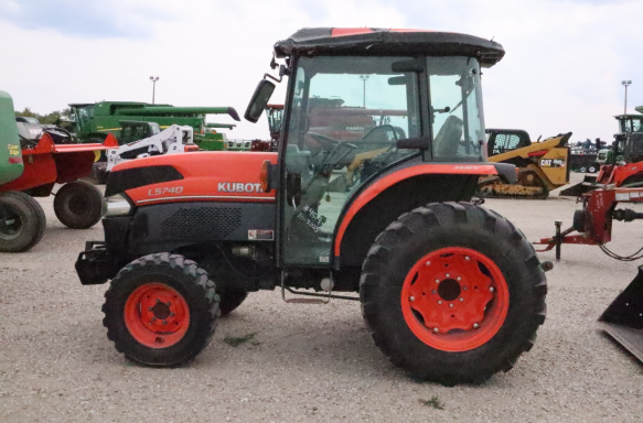 SOLD - Kubota L5740 Tractors 40 to 99 HP | Tractor Zoom