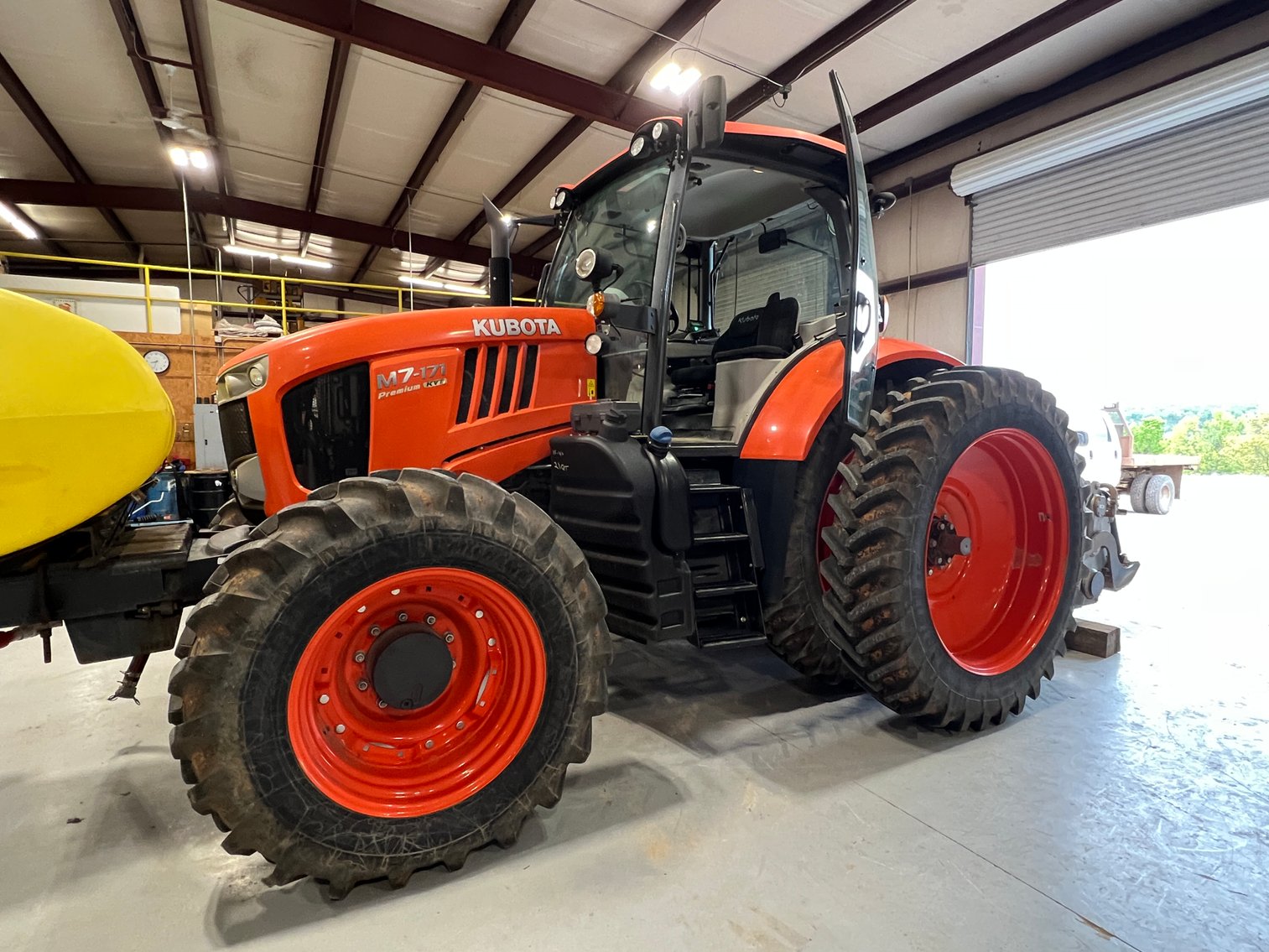 SOLD - Kubota M7.171 Tractors 100 to 174 HP | Tractor Zoom