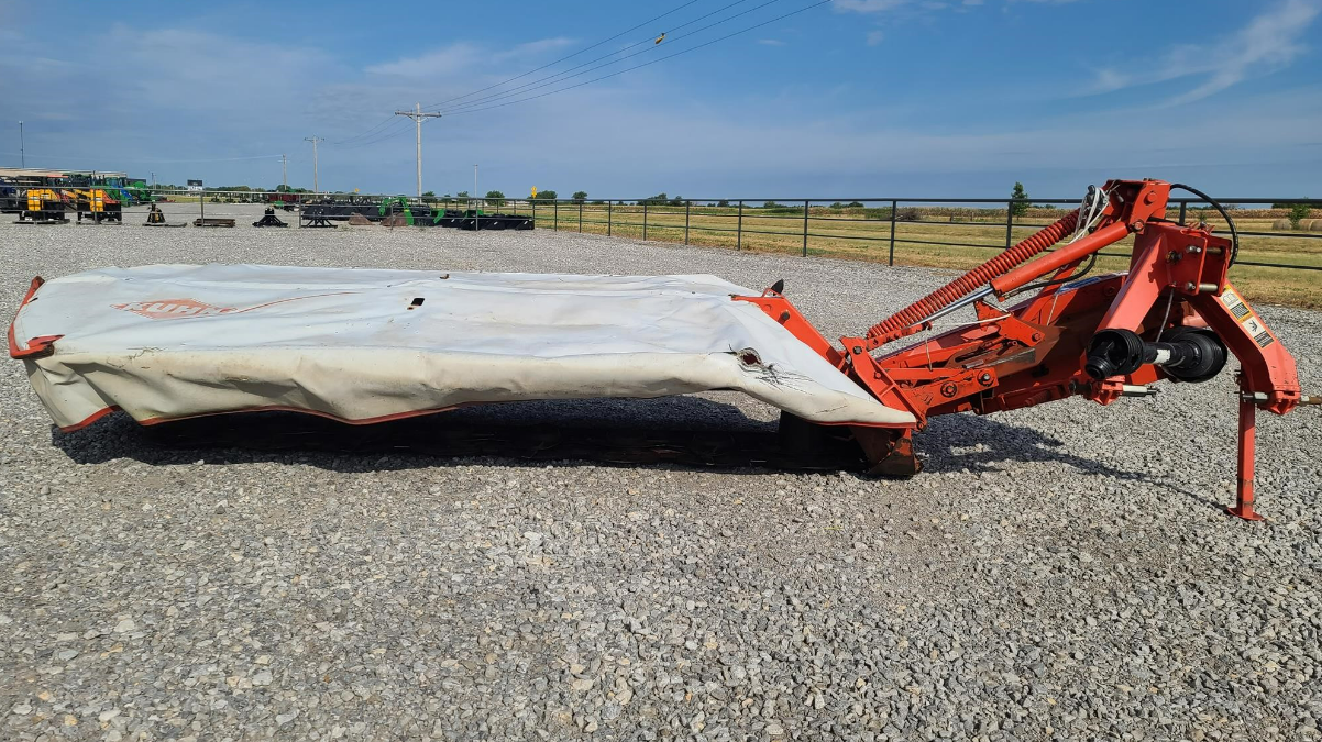SOLD - Kuhn GMD 310 Hay and Forage Mowers - Disk | Tractor Zoom