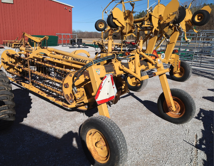 SOLD - Vermeer R23 Hay and Forage Hay - Rakes/Tedders | Tractor Zoom