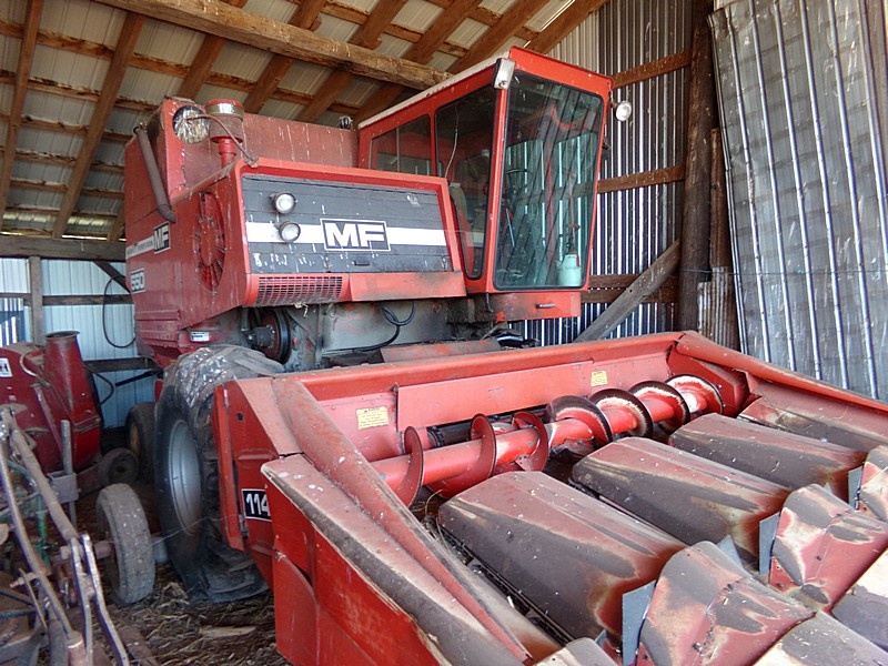 SOLD - Massey Ferguson 550 Combines Other | Tractor Zoom