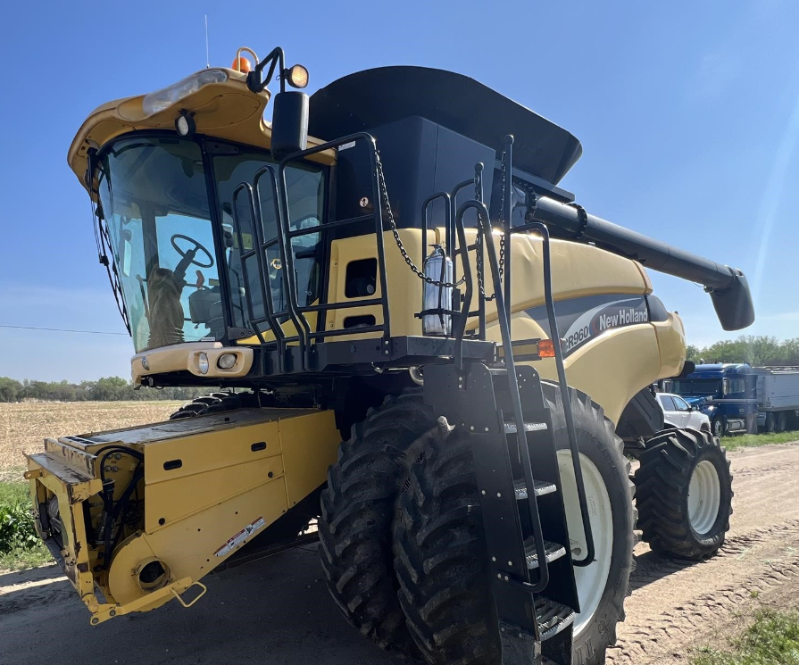 New Holland CR960 Combines Class 6 for Sale | Tractor Zoom