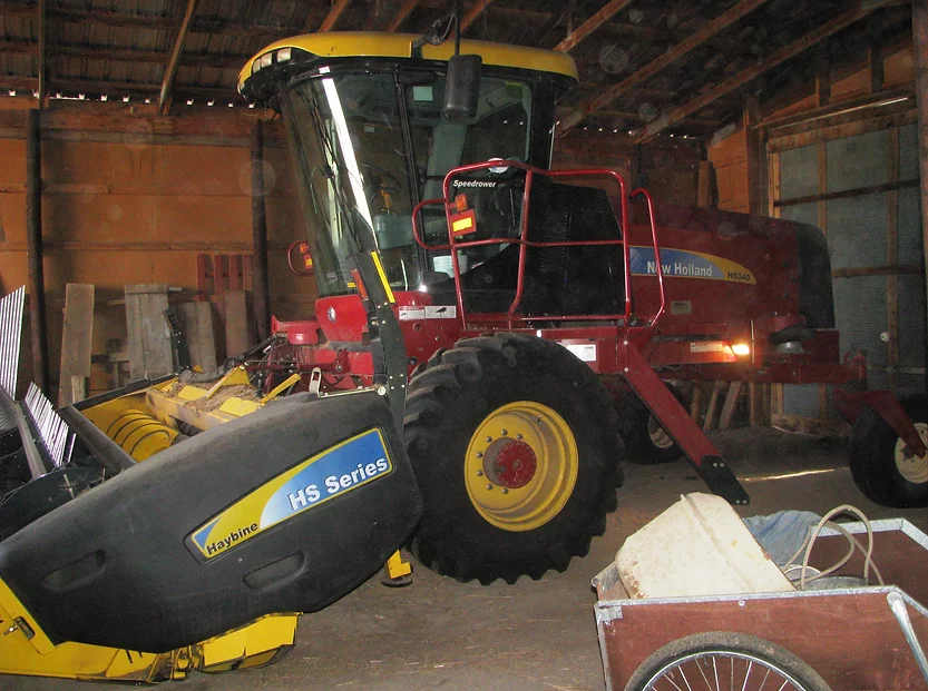 SOLD - New Holland H8040 Hay and Forage with 400 Hrs | Tractor Zoom