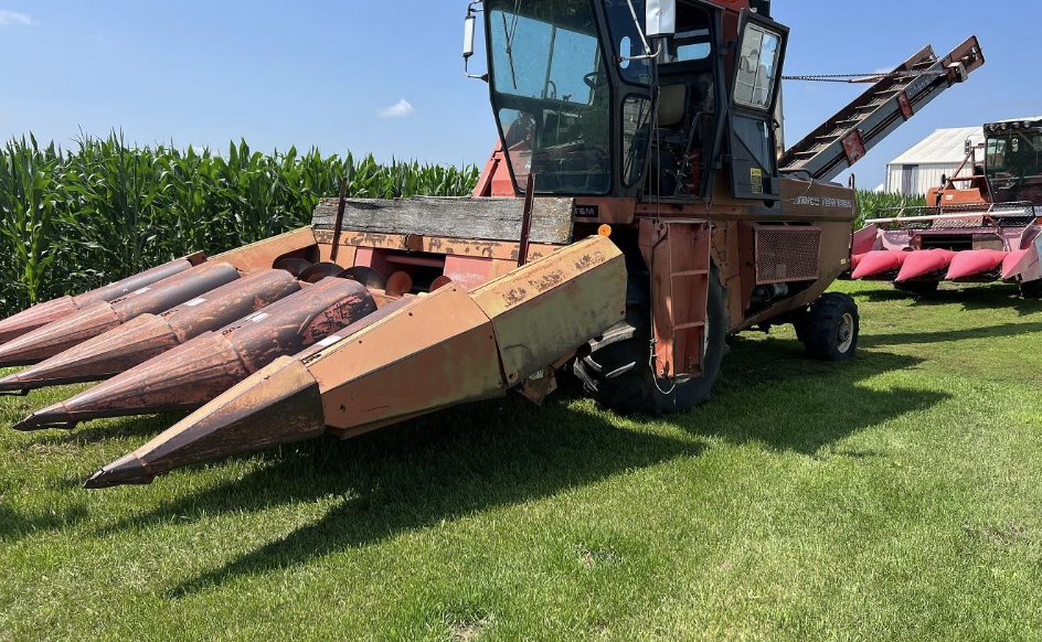 New Idea 800 Harvesting Forage Harvesters - Self Propelled for Sale ...