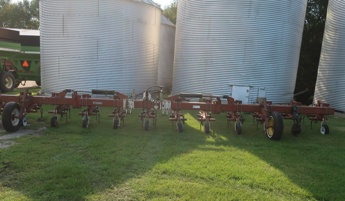 SOLD - Noble Ro-Runner Tillage Row Crop Cultivators | Tractor Zoom