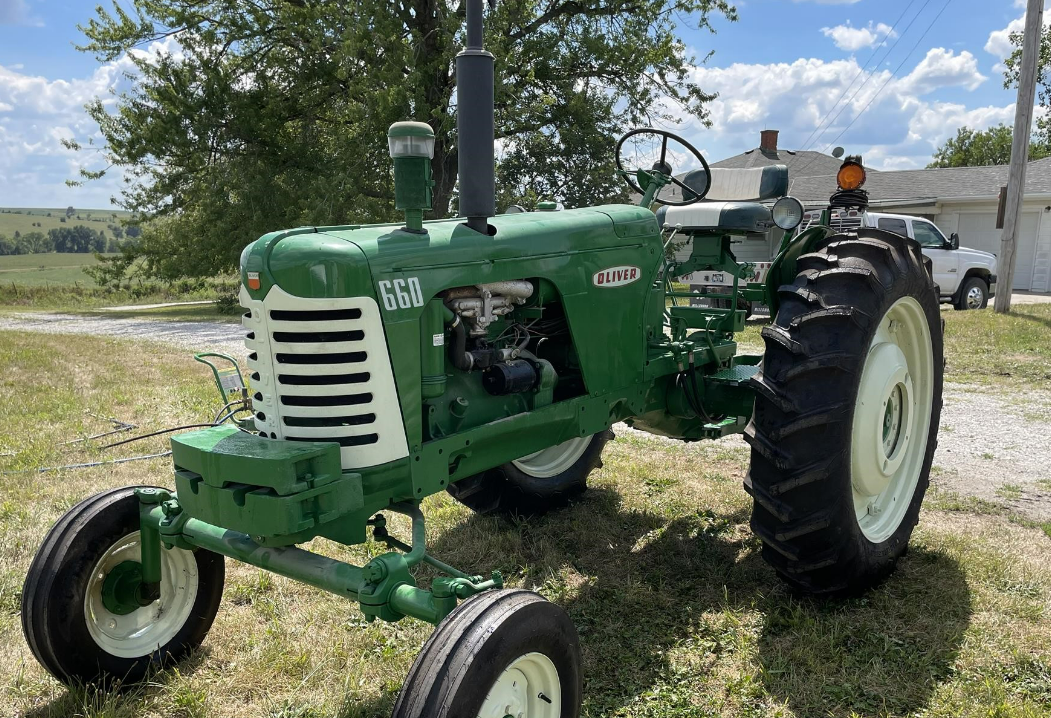 SOLD - Oliver 660 Tractors with 4,398 Hrs | Tractor Zoom