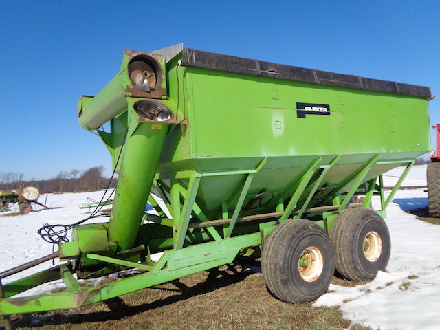 Parker 7000 Harvesting Grain Carts for Sale | Tractor Zoom